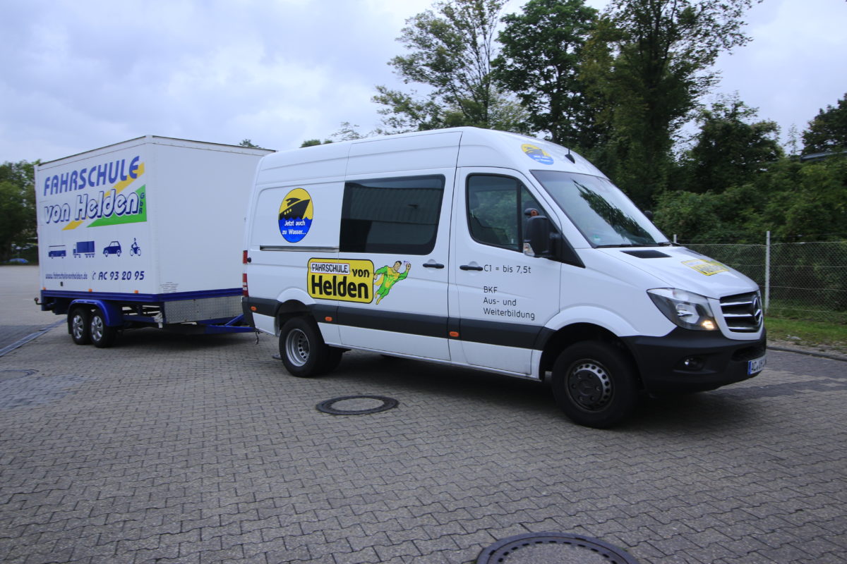Klasse C1 + C1E – Fahrschule von Helden