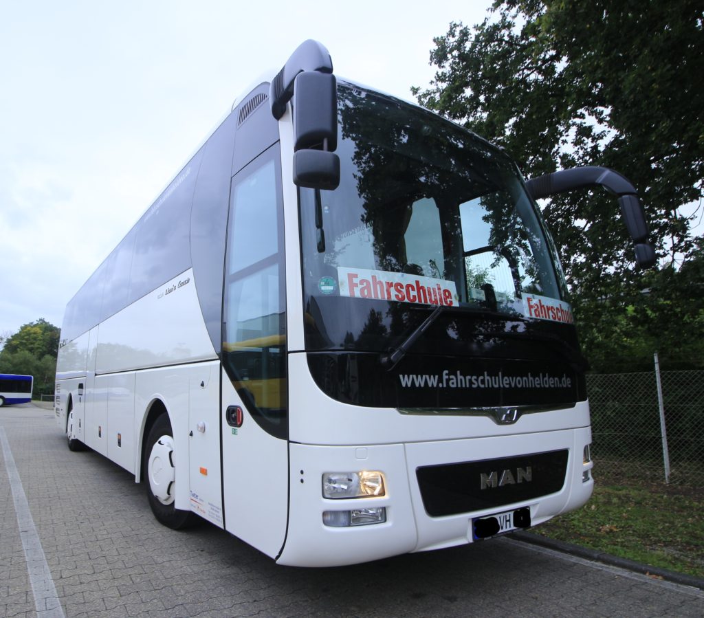 Klasse D + DE – Fahrschule von Helden